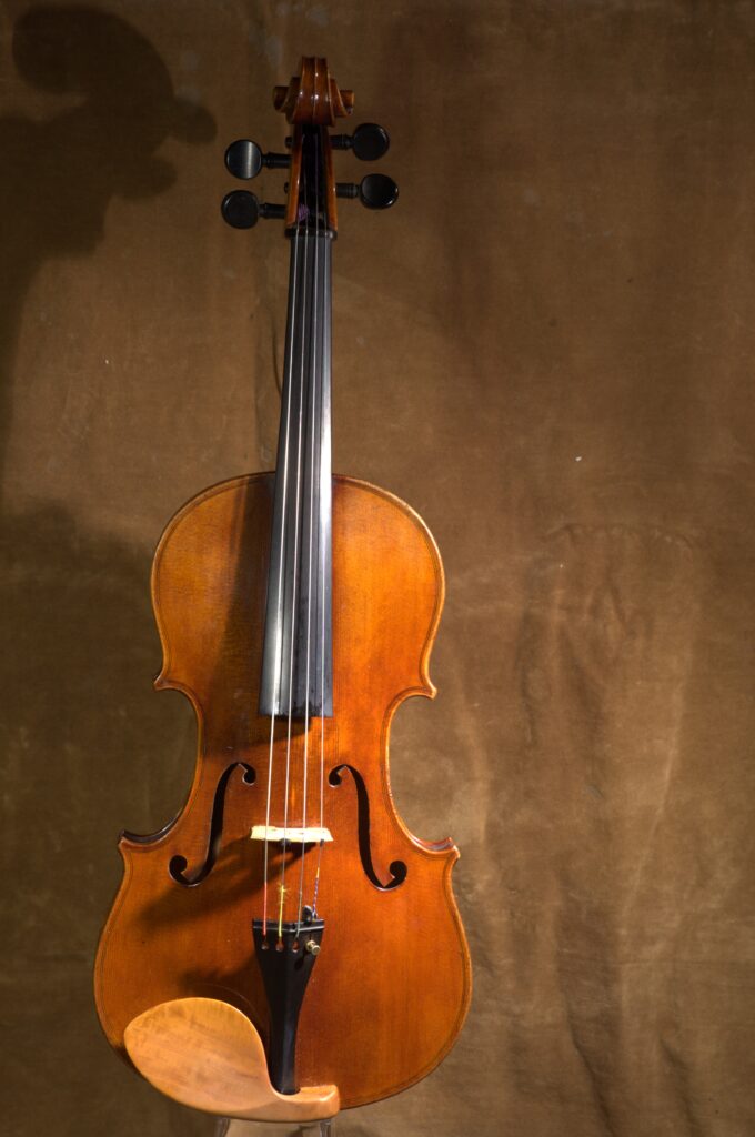 025v The Carl Zach Viola - Violins of Hope-Wisconsin